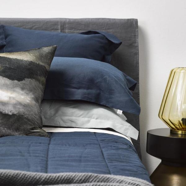 Navy Linen Quilt – Thread Design